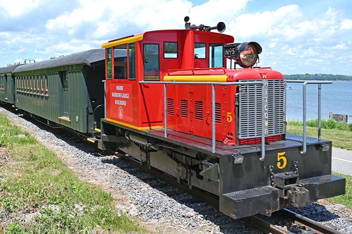 Scenic Train Ride Tickets | Portland, ME | Maine Narrow Gauge Railroad